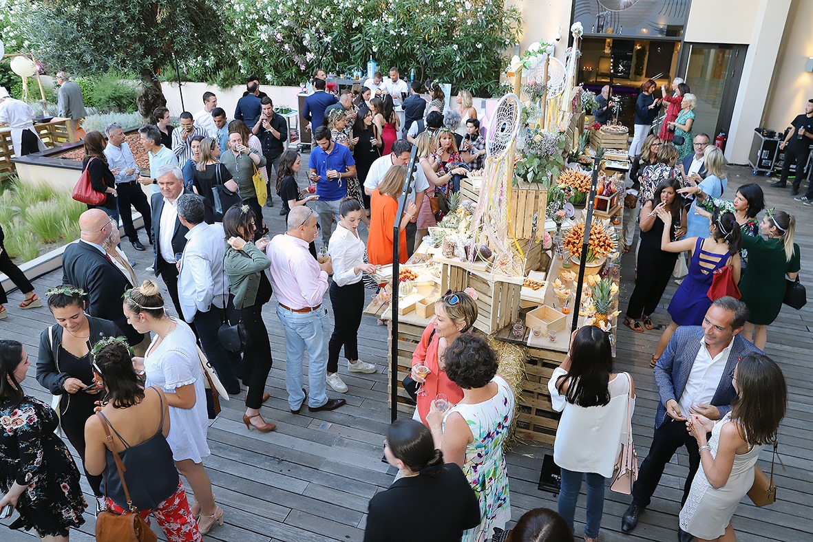 Une garden party à l'Hôtel Renaissance d'Aix-en-Provence - Aucop