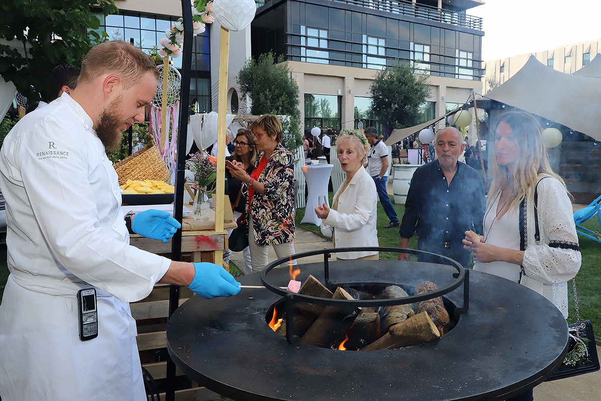 Une garden party à l'Hôtel Renaissance d'Aix-en-Provence - Aucop